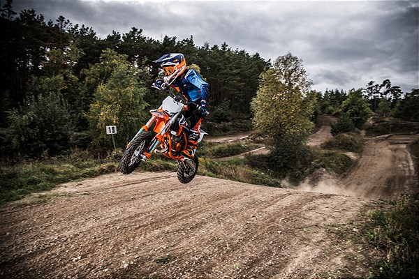 KTM launch 2022 KTM 50 SX Factory Edition for talented young riders ...